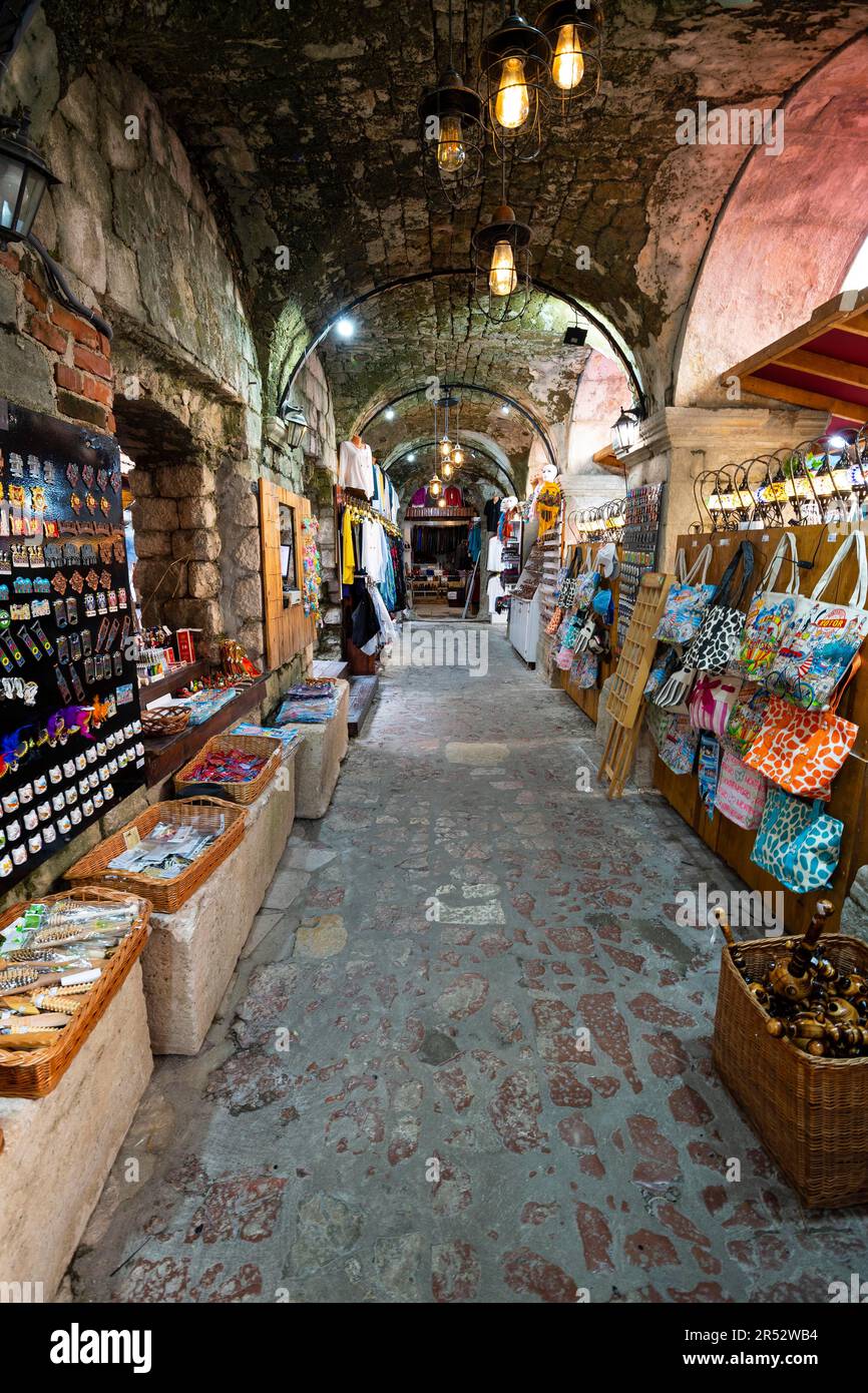 Kotor market hi-res stock photography and images - Alamy