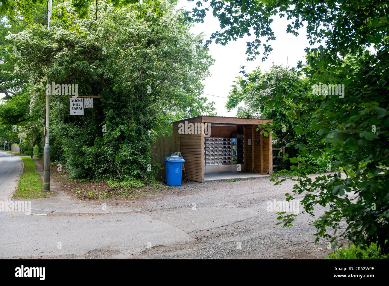 Ducks Hill Farm is a free range egg farm in Northwood near London ...