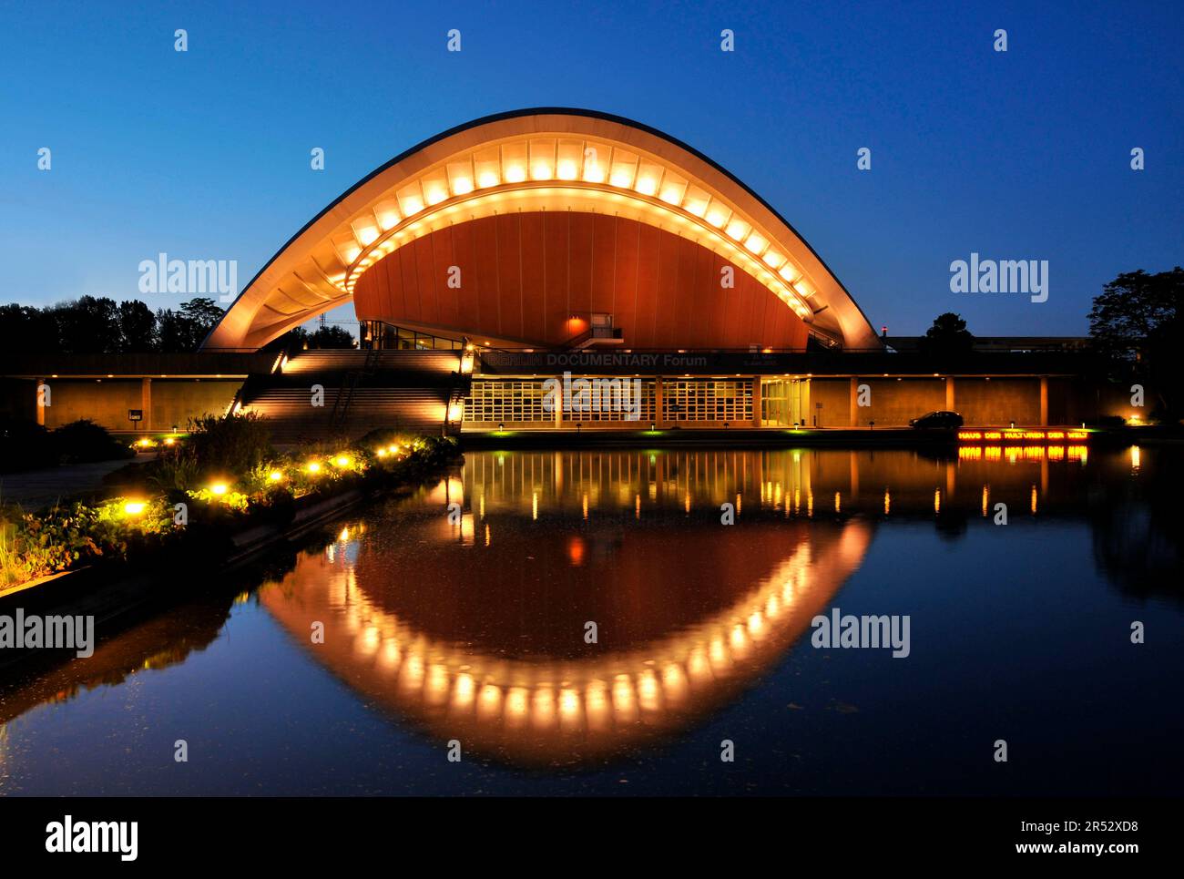Congress Hall, John-Foster-Dulles-Allee 10, Tiergarten, Berlin, Germany ...