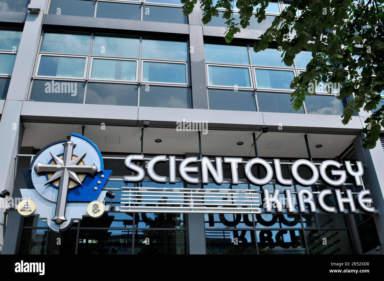 Scientologists hi-res stock photography and images - Alamy