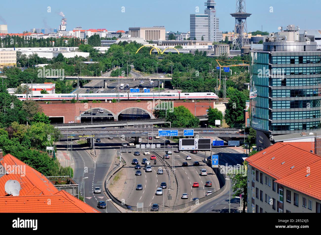 Kurfuerstendamm slip road, city motorway, A 100, Berlin, Germany Stock ...