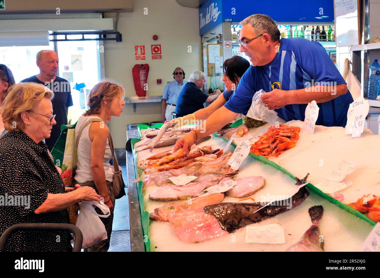 Fish stall, indoor market, Mercat de L'Oliver, Palma de Majorca ...