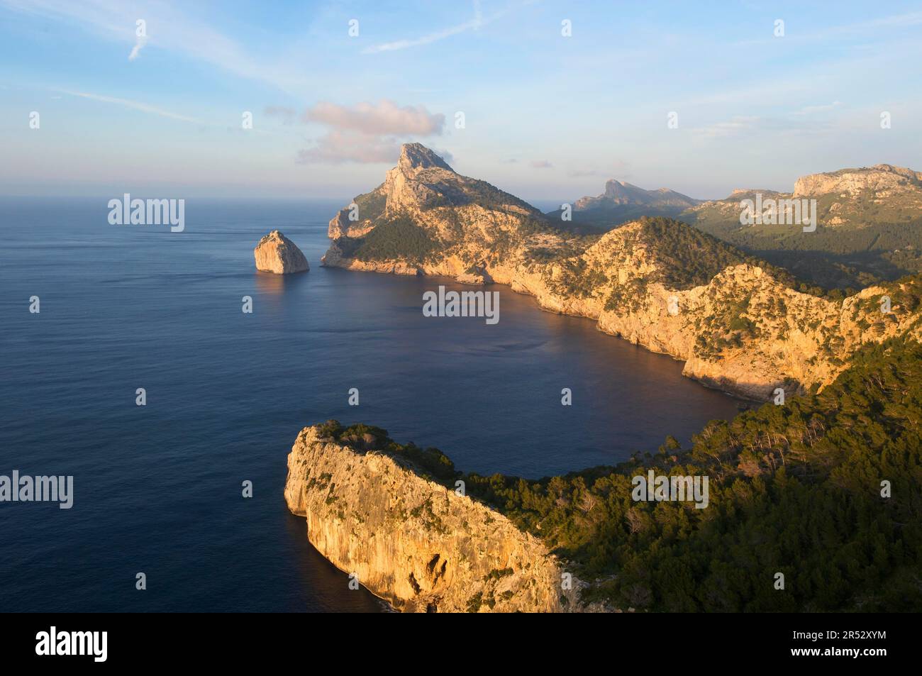 Tramuntana mountain range formentor pollenca port majorca hi-res stock ...