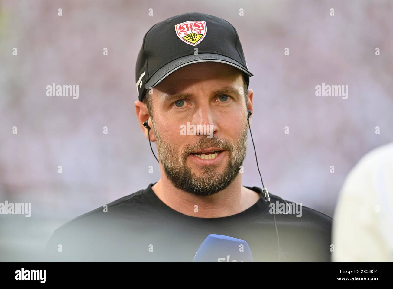 Coach Sebastian Hoeness VfB Stuttgart, Portrait, Interview Logo SKY ...