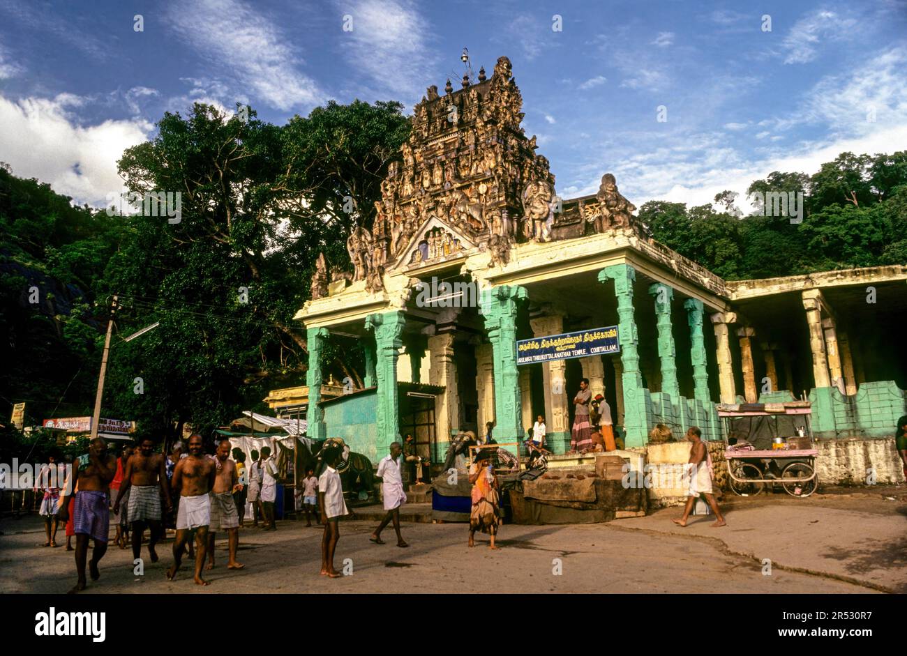 Thirukuttralanathar Swamy Siva Temple in Courtalam Kutralam Kuttalam ...