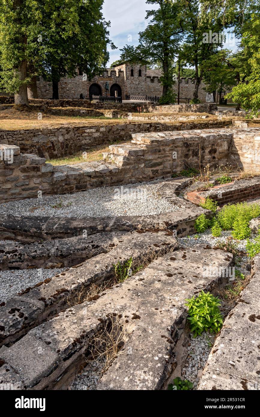 Ruins, walls, remains of the canal heating system, underfloor heating ...