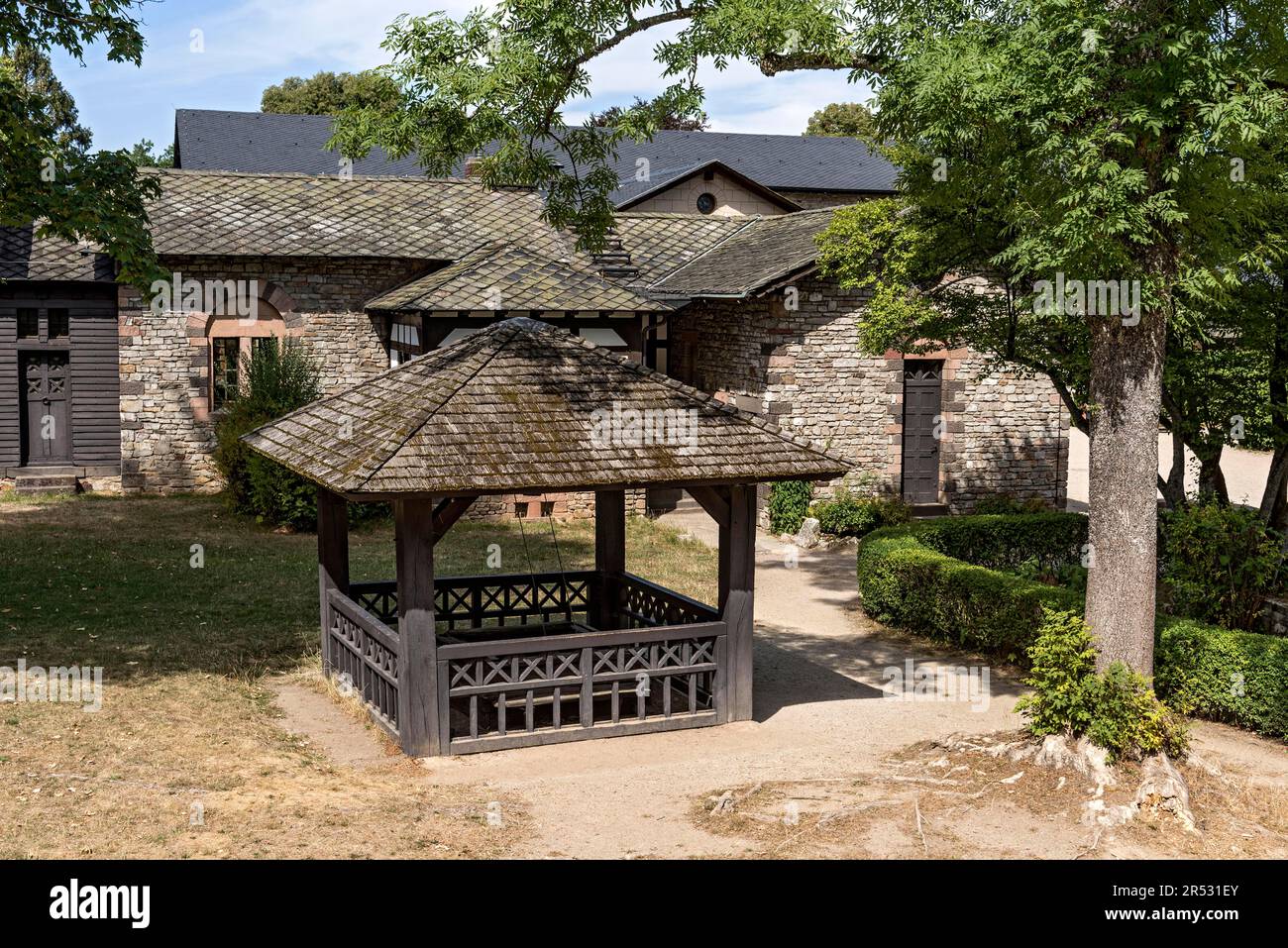 Fountain at the commander's residence, praetorium, Roman fort Saalburg ...