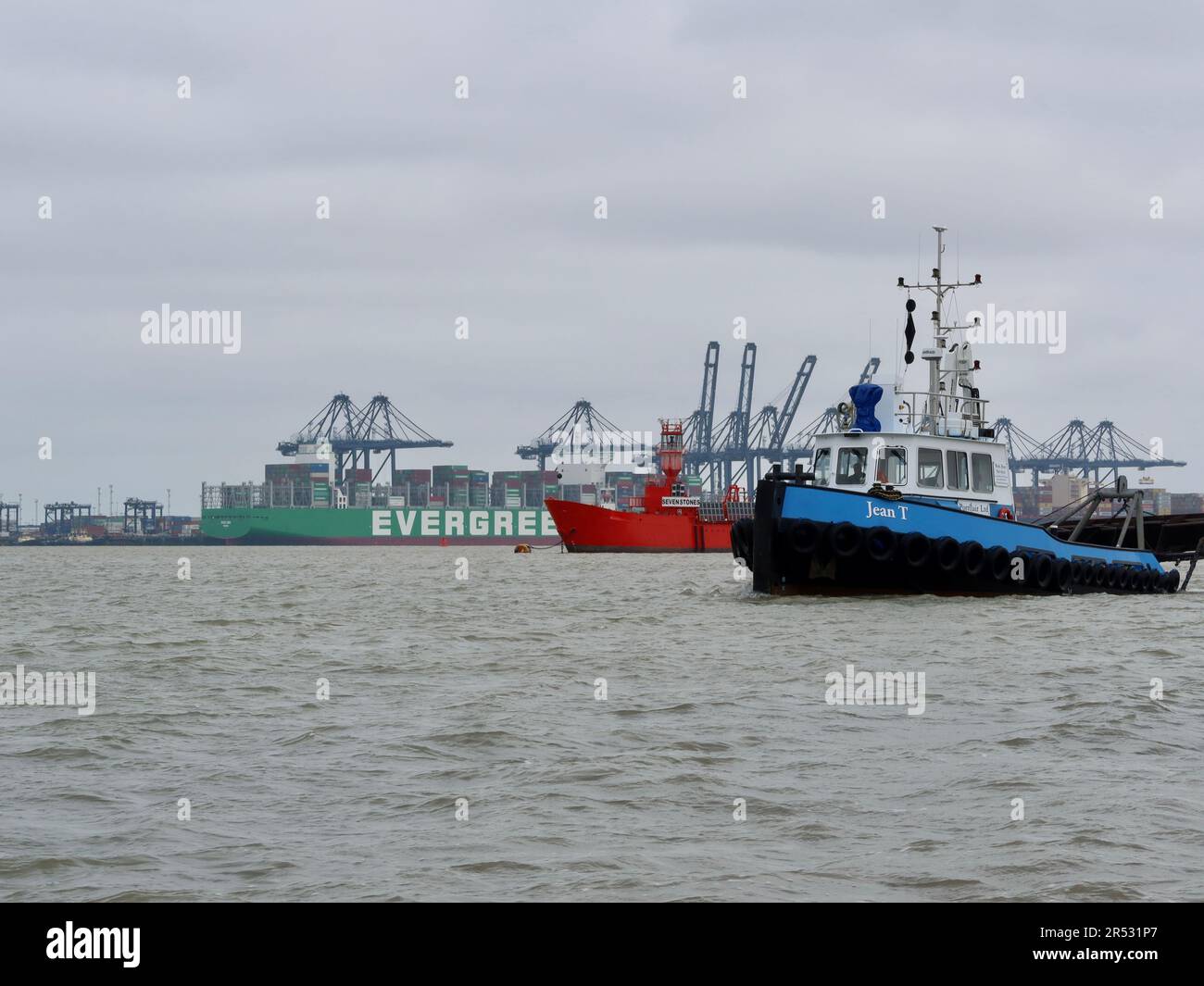 Harwich Harbour, Essex - 31 May 2023 :Jean T tugboat, Sevenstones light ...