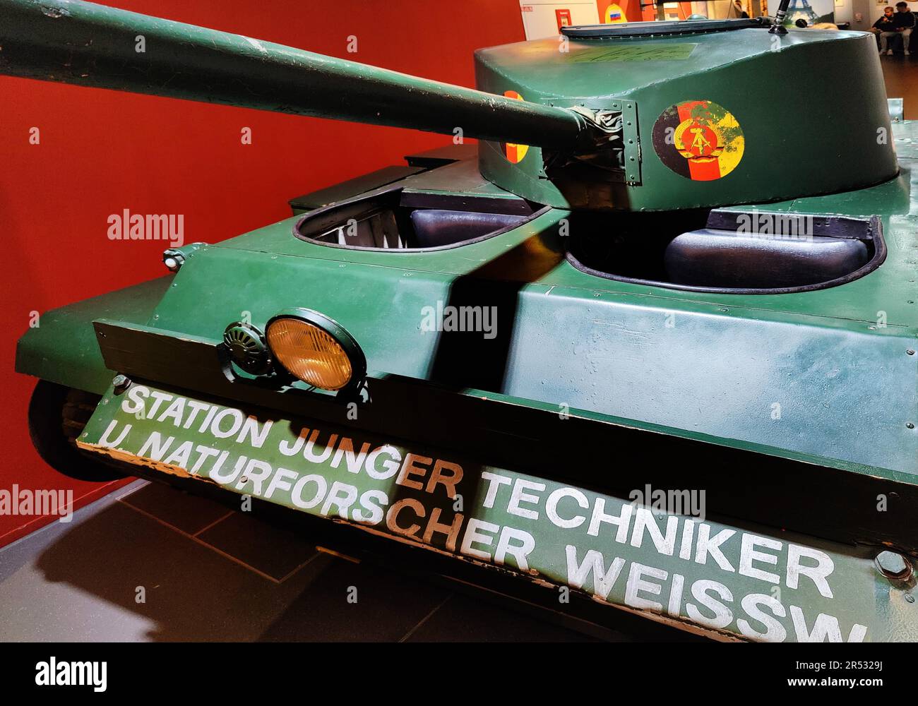 Self-made children's tank based on a Trabi as a toy, Forum of ...