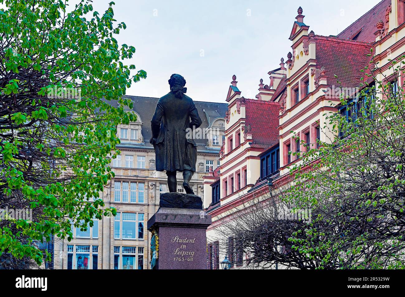 Bronze statue of Goethe by Carl Seffner on the Naschmarkt, Leipzig ...