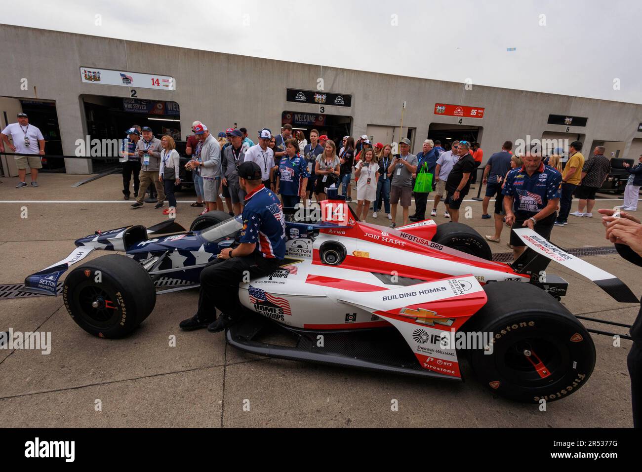 INDIANAPOLIS, INDIANA, UNITED STATES - 2023/05/28: Crew of driver ...