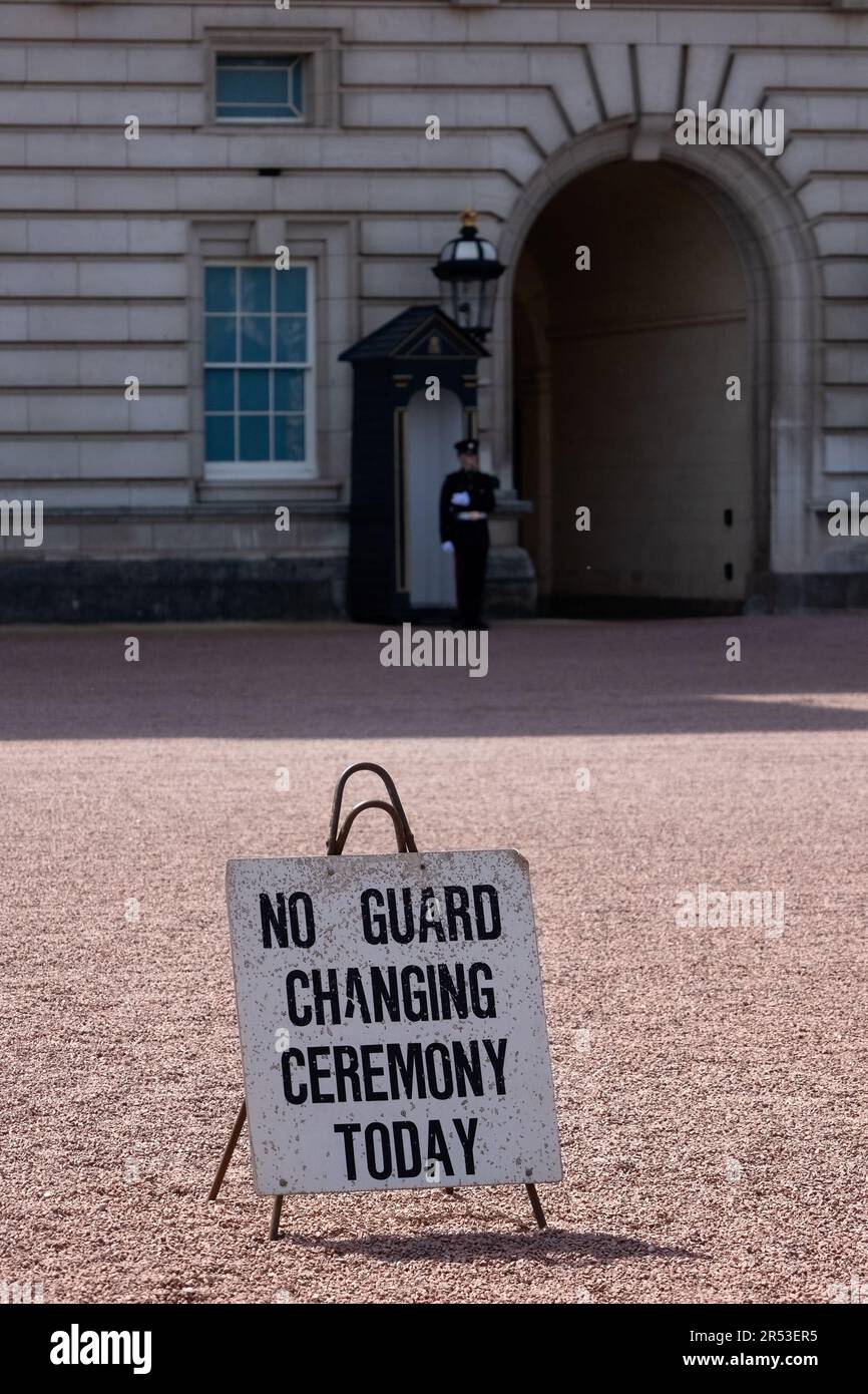 LONDON, UK - MAY 28, 2023: Sign advising that there is no changing of ...