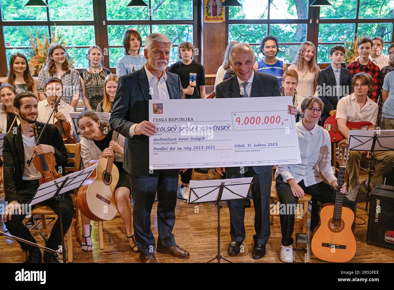 Vienna, Austria. 31st May, 2023. Czech President Petr Pavel, left ...