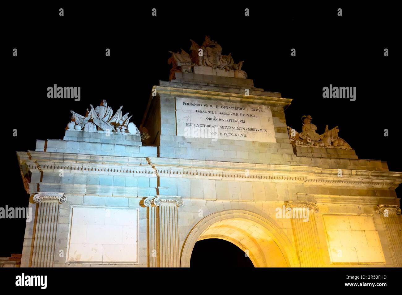 Ancient triumphal arch hi-res stock photography and images - Alamy
