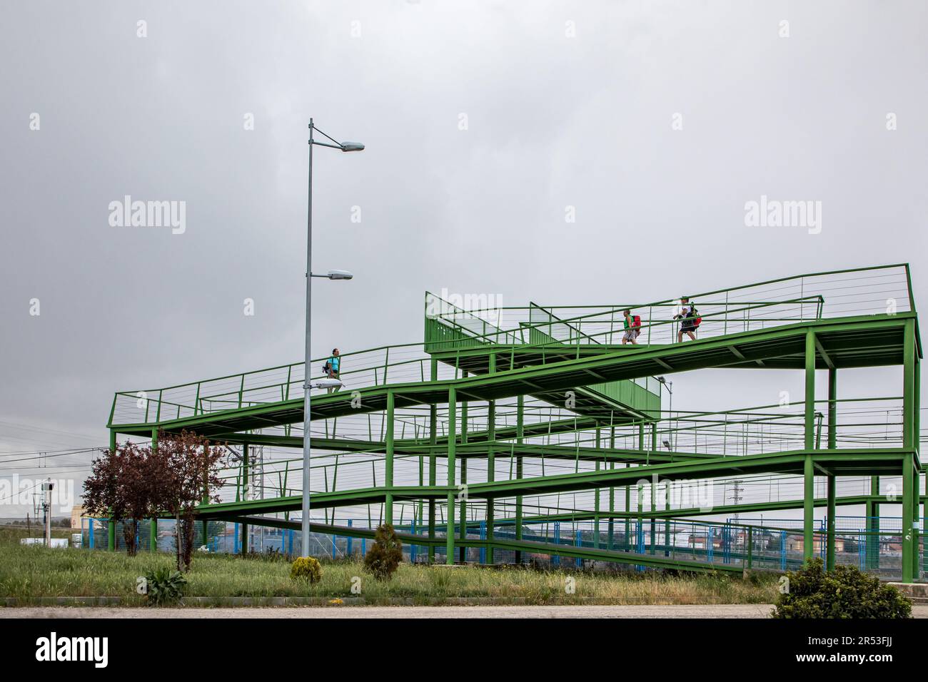 the French Way, the pedestrian bridge as one of the last obstacles ...