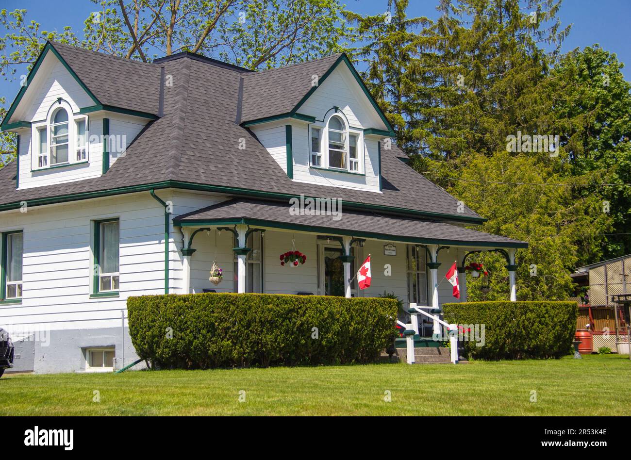 Elegant old country home Stock Photo - Alamy
