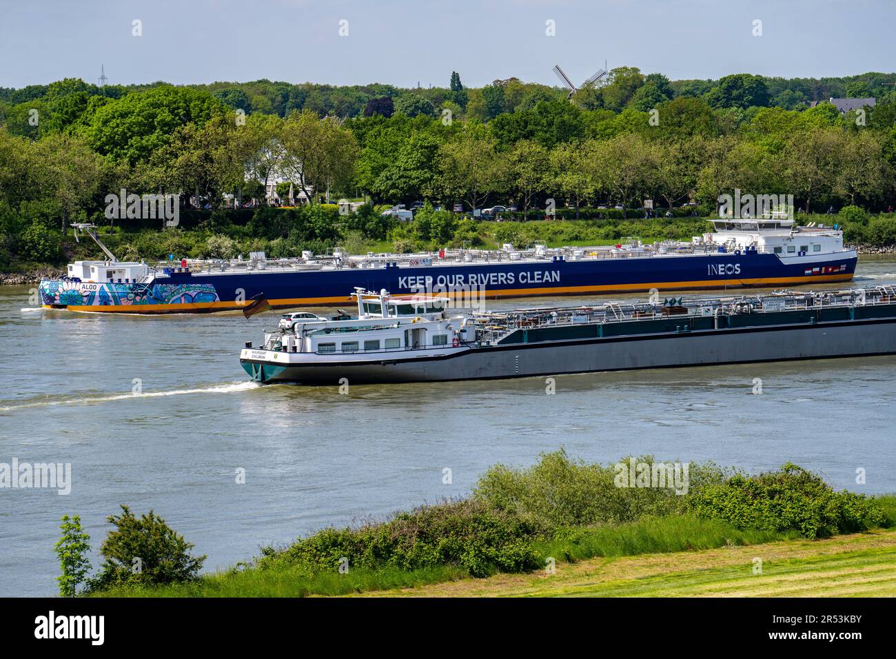 Cargo ships on the Rhine near Duisburg-Baerl, gas tanker Ineos Aloo ...