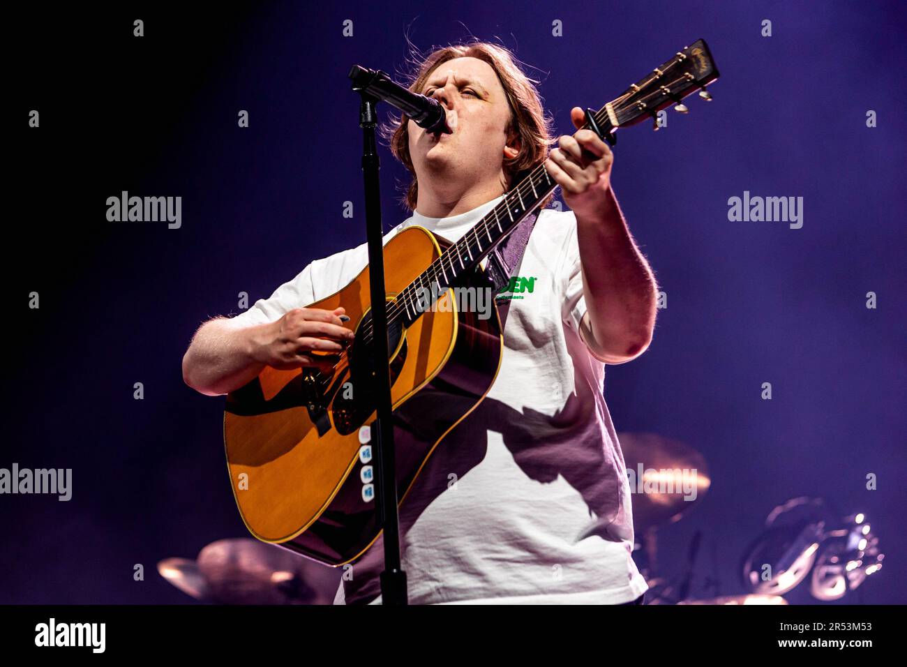 Lewis capaldi hi-res stock photography and images - Alamy