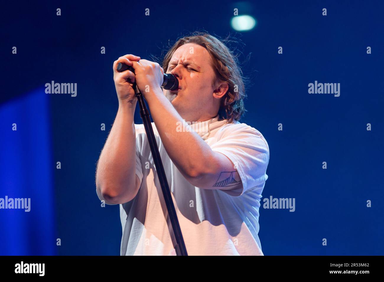 Lewis capaldi hi-res stock photography and images - Alamy