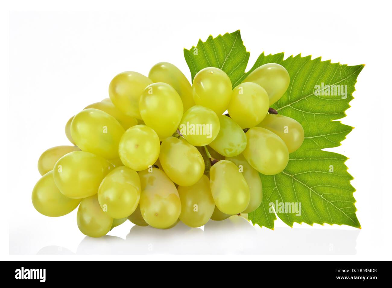 Ripe green grape with leaf isolated on white background Stock Photo - Alamy