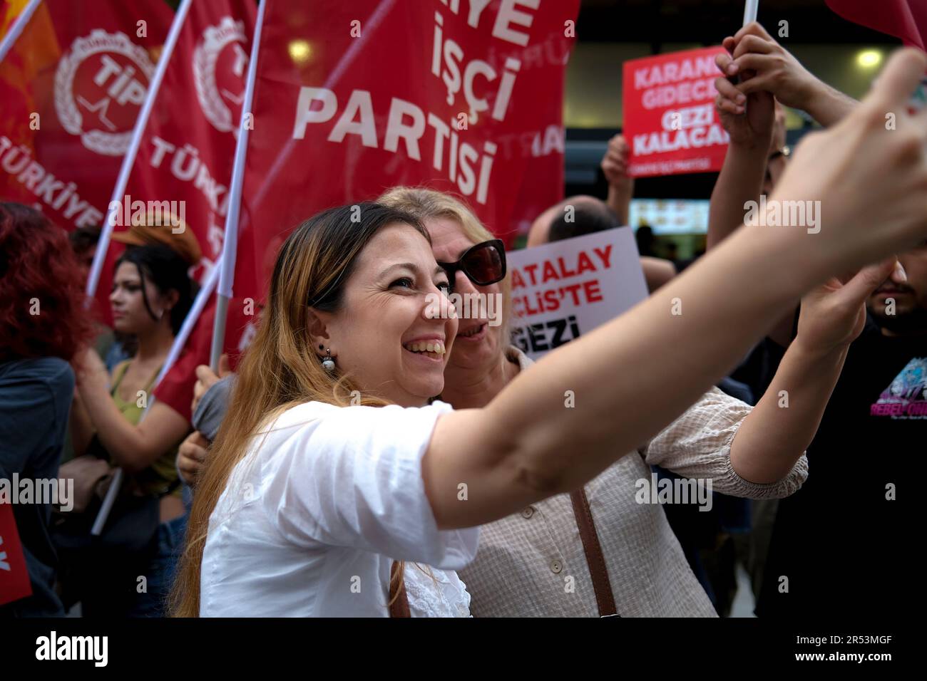Izmir, Turkey. 31st May, 2023. Protesters take a selfie during the ...