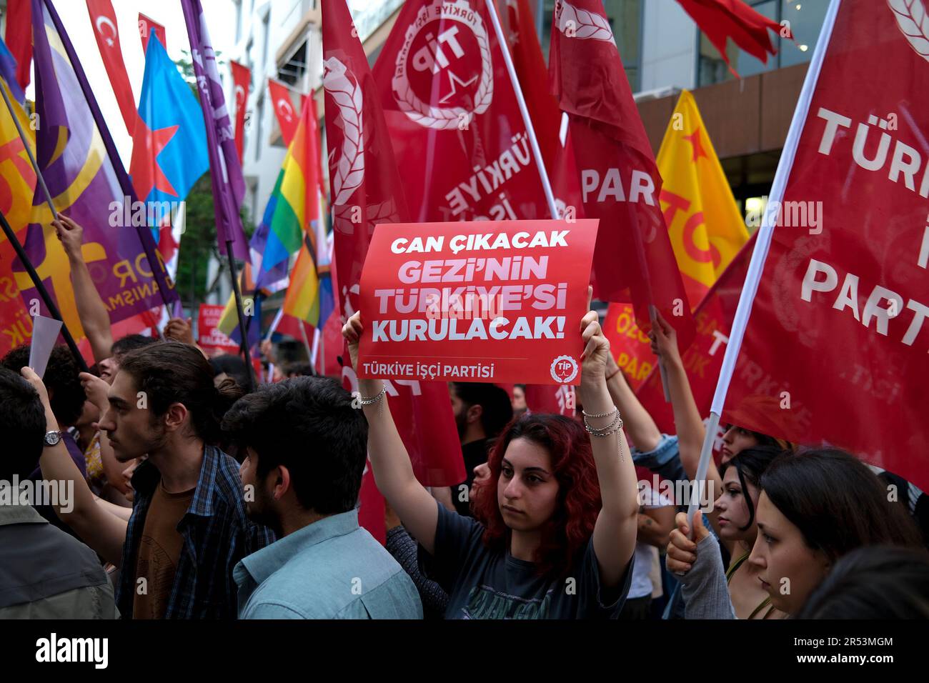 Izmir, Turkey. 31st May, 2023. A protester holds a placard ...