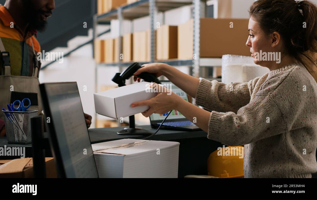 Warehouse workers reviewing list hi-res stock photography and images ...