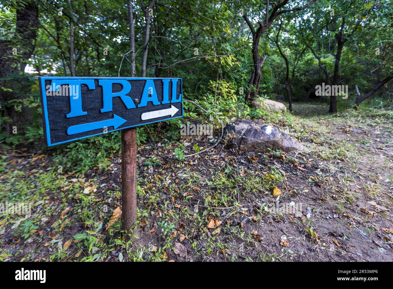 Lodge road sign hi-res stock photography and images - Alamy