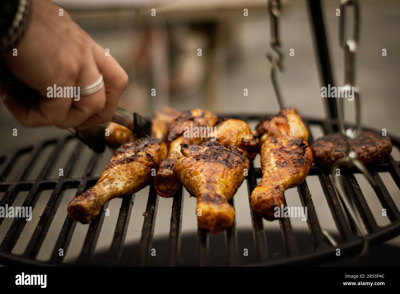 Man eating chicken hi-res stock photography and images - Alamy