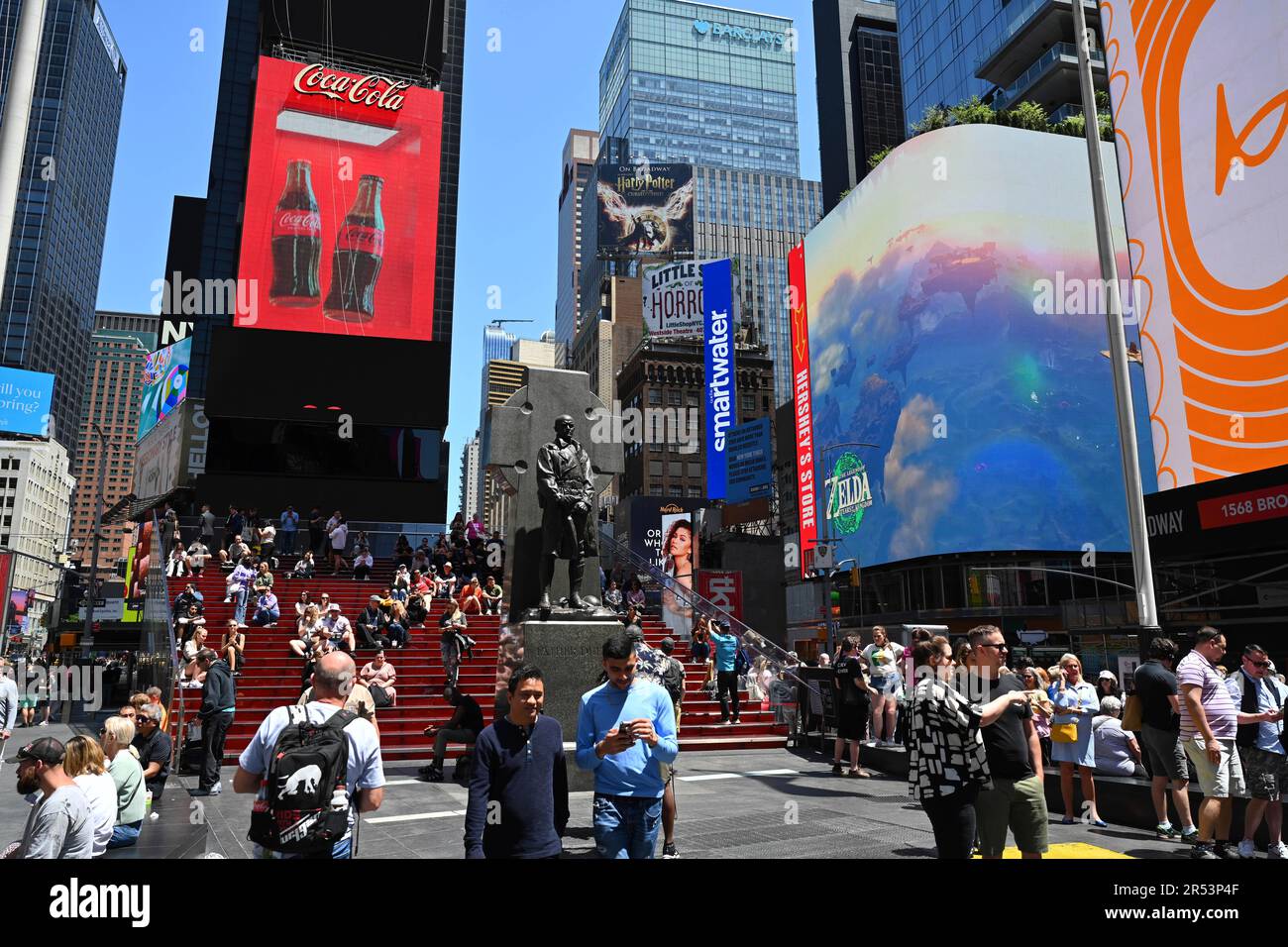 Photo by: NDZ/STAR MAX/IPx 2023 5/31/23 A view of the TKTS red stairs ...