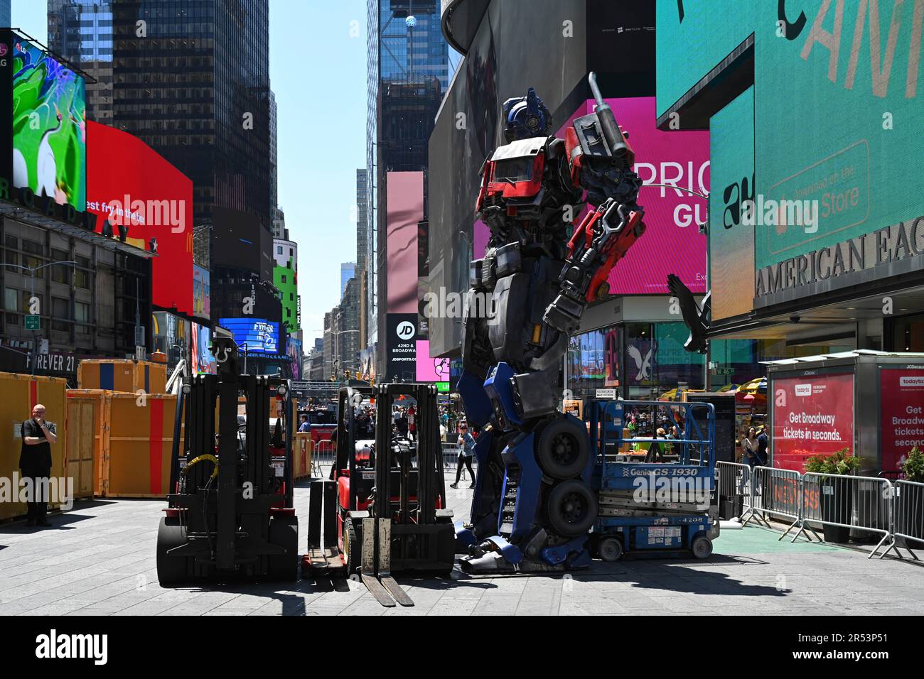 Photo by: NDZ/STAR MAX/IPx 2023 5/31/23 A large statue of Optimus Prime ...
