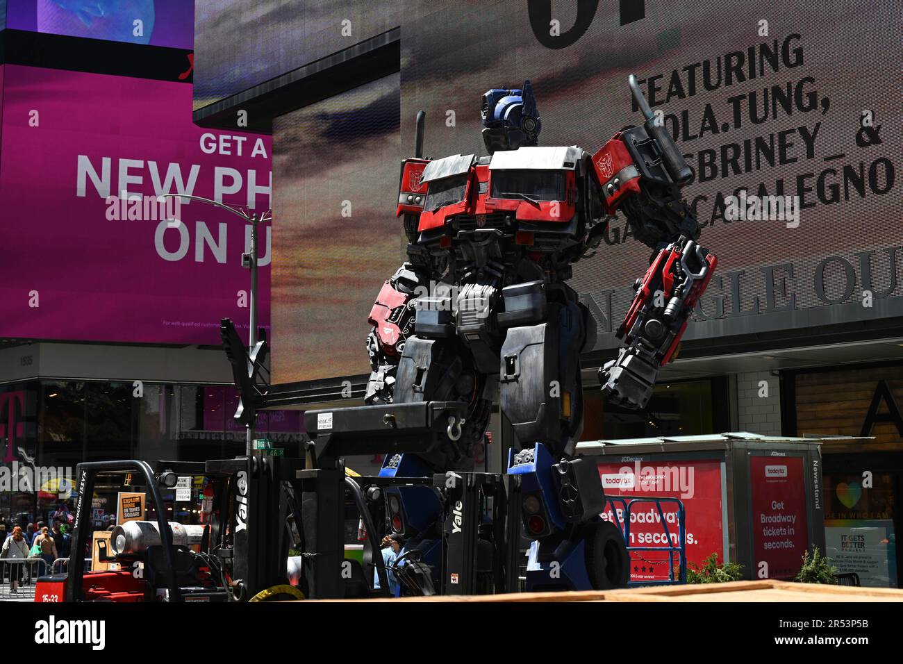 Photo by: NDZ/STAR MAX/IPx 2023 5/31/23 A large statue of Optimus Prime ...