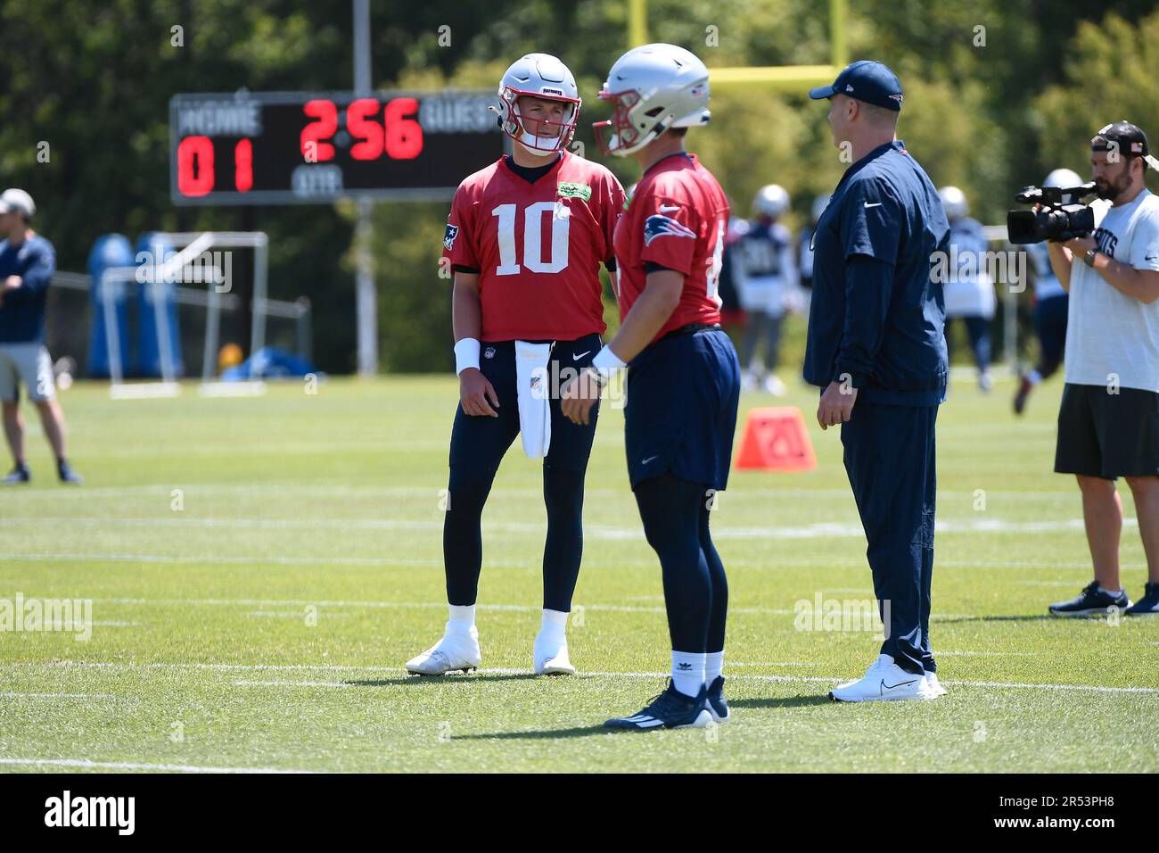 Foxborough, Massachusetts, USA. 31st May, 2023. New England Patriots quarterback Mac Jones (10 ...