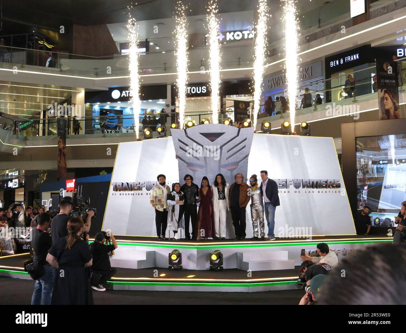 The cast and crew of the film Transformers: Rise of the Beasts pose for ...