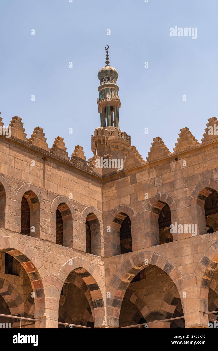 Close up view of ancient architecture of old mosques of cairo Stock ...