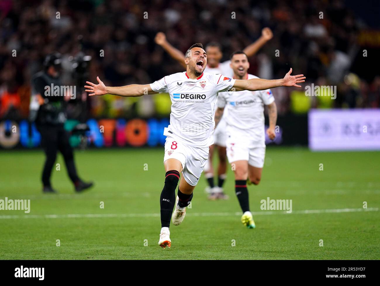 Sevilla's Joan Jordan celebrates after winning the penalty shoot-out of ... Sevilla's Joan Jordan celebrates after winning the penalty shoot-out of ...