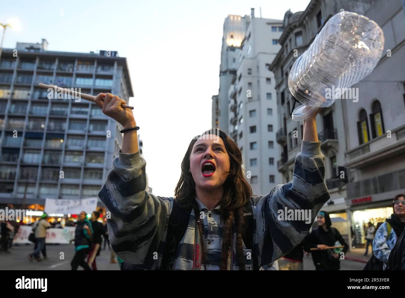 People protest demanding urgent government solutions in the context of ...
