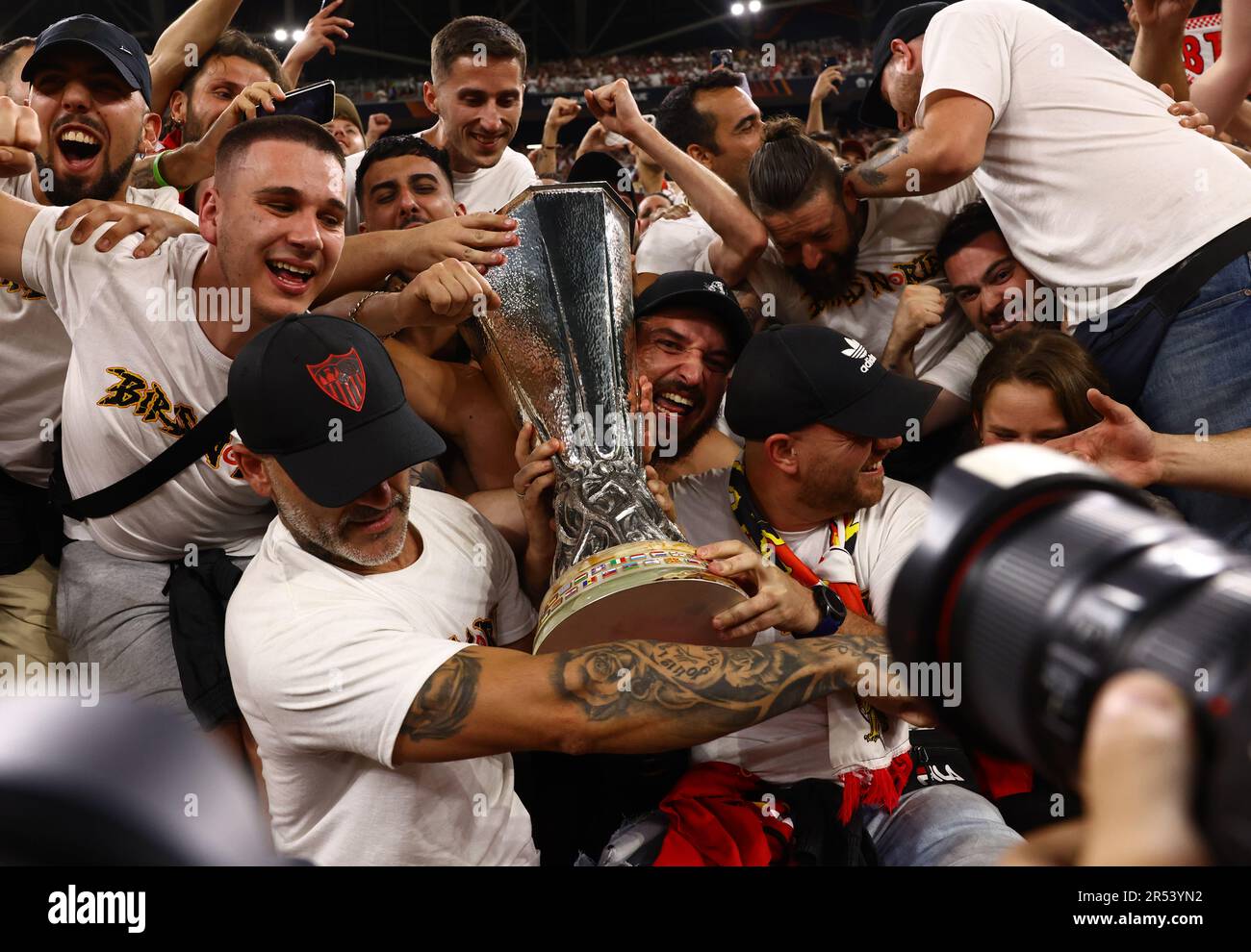 Europa league trophy fans hi-res stock photography and images - Alamy