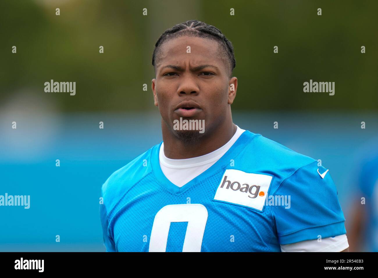Los Angeles Chargers linebacker Daiyan Henley (0) leaves the filed ...