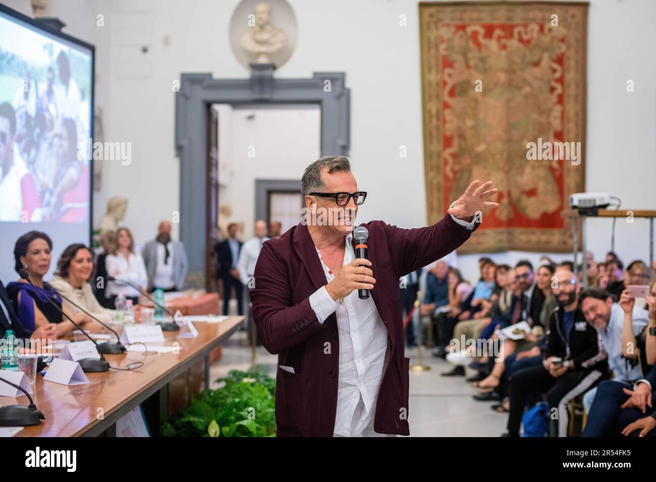 The director Gabriele Muccino delivers a speech during the Premio ...