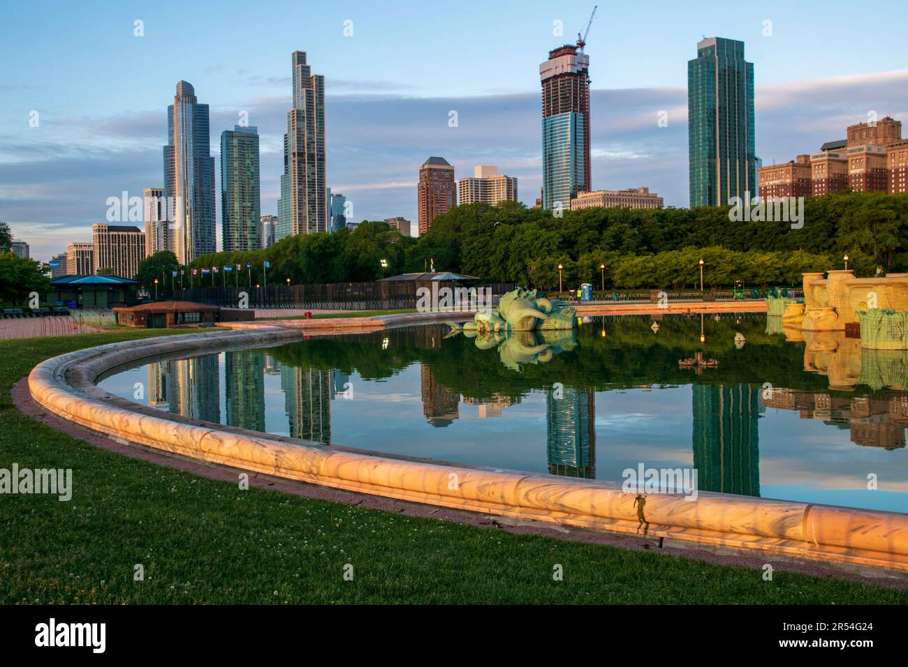 Downtown Chicago, USA is a beautiful place, filled with photo ...
