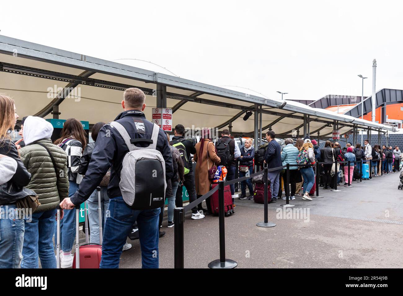 Continuous rail hi-res stock photography and images - Alamy