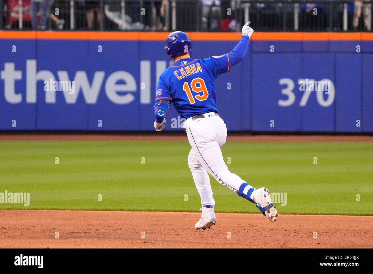 FLUSHING, NY - MAY 31: New York Mets Left Fielder Mark Canha (19 ...