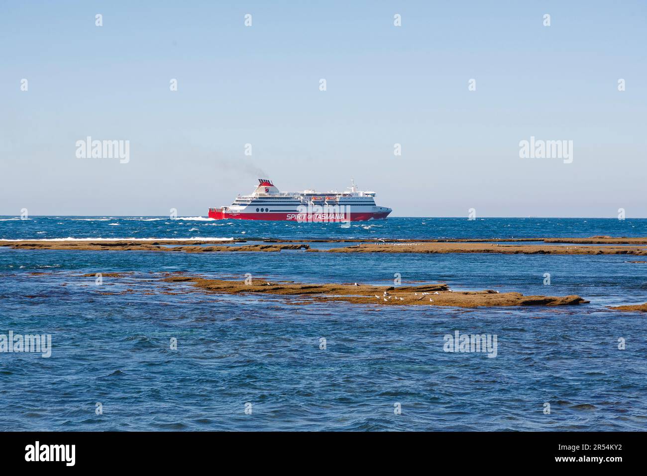 Spirit of Tasmania ferry near Point Lonsdale Stock Photo - Alamy