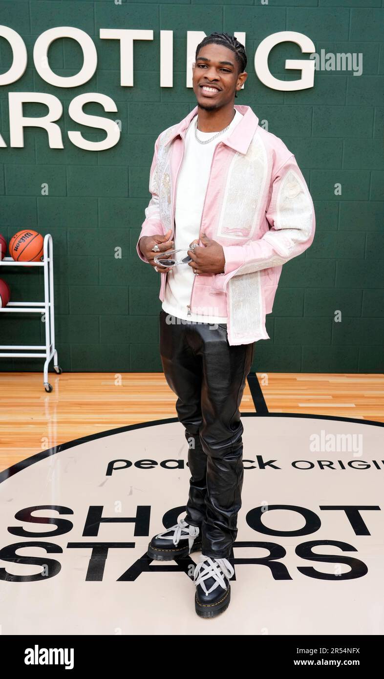 Professional basketball player Sterling "Scoot" Henderson, a cast member in "Shooting Stars ...