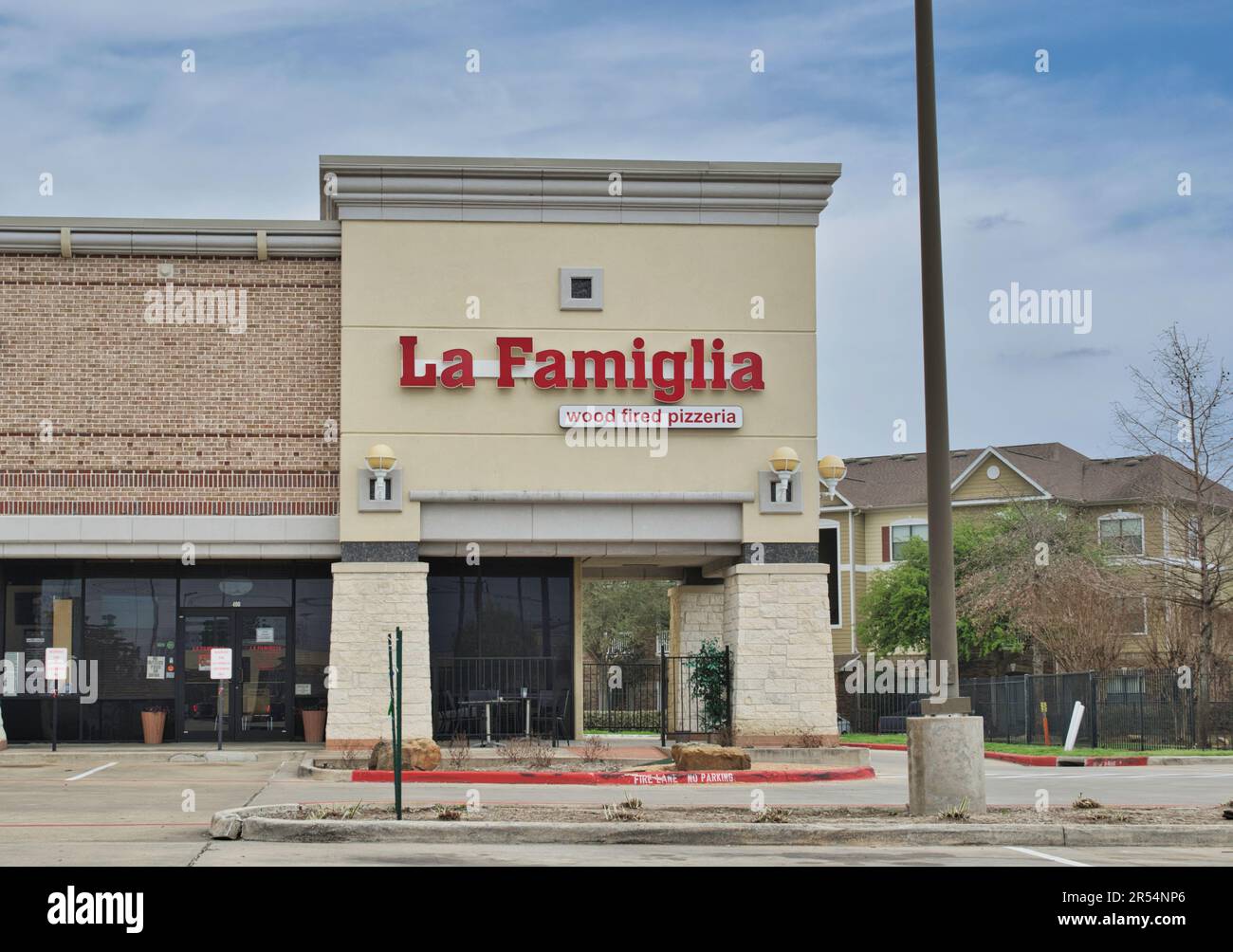 Wood fired pizza company logo hi-res stock photography and images - Alamy