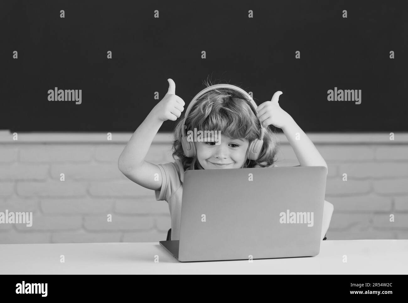 Caucasian class classroom primary Black and White Stock Photos & Images ...