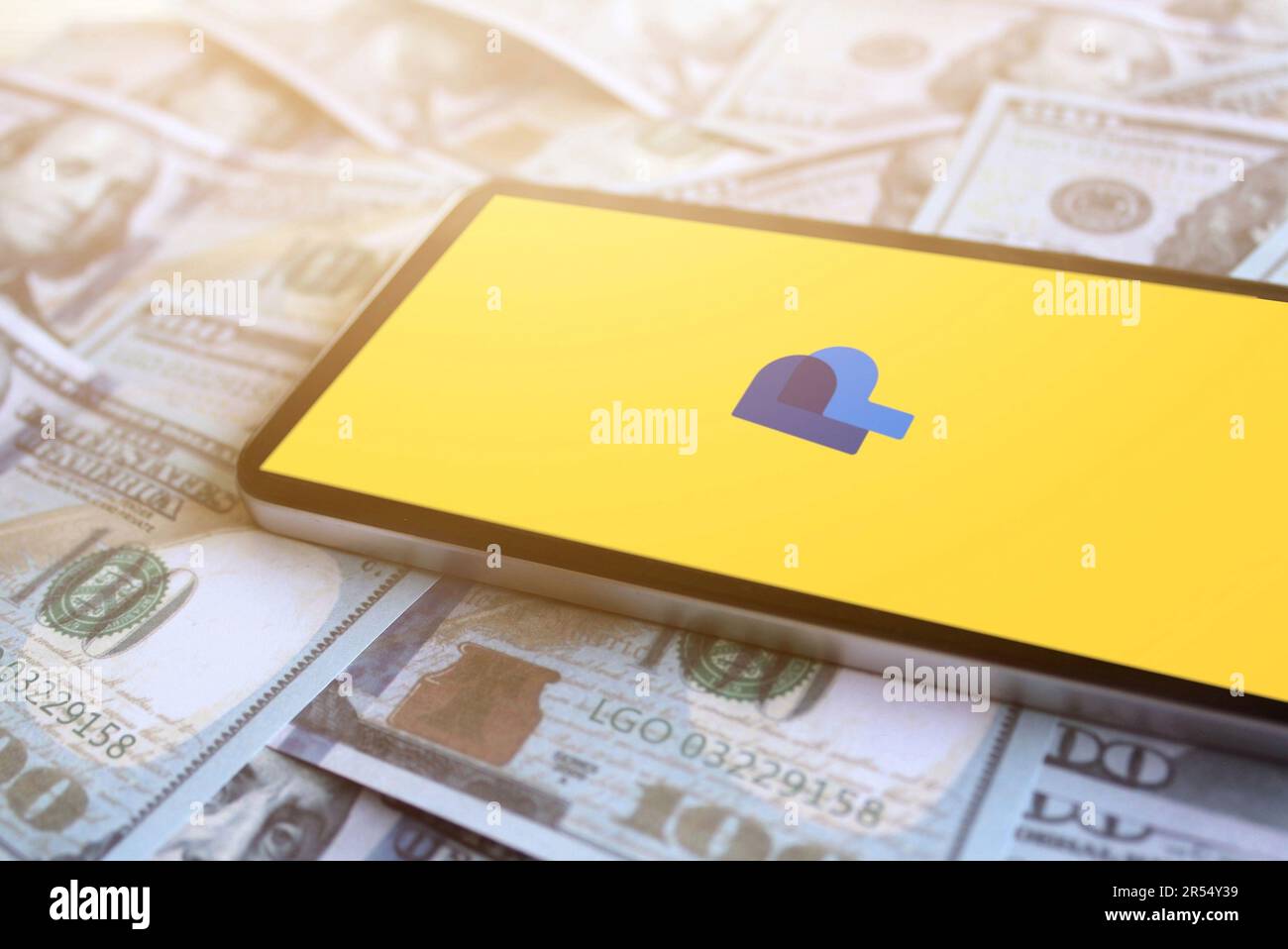 Paypal money transfer hi-res stock photography and images - Alamy