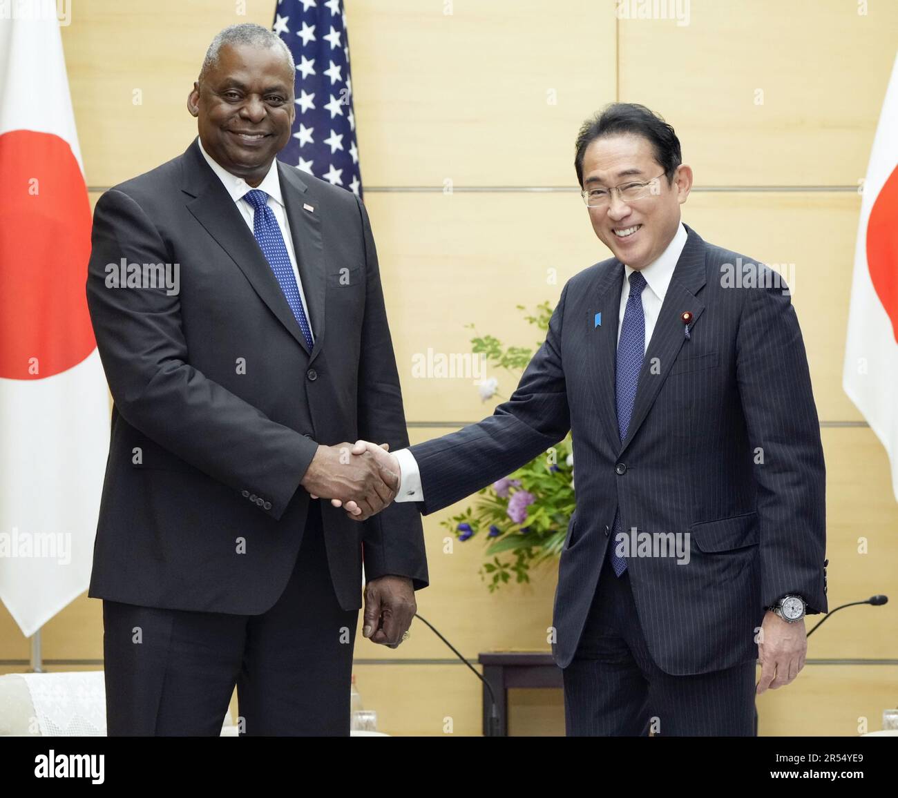 Tokyo, Japan, June 1, 2023. Japanese Prime Minister Fumio Kishida (R ...