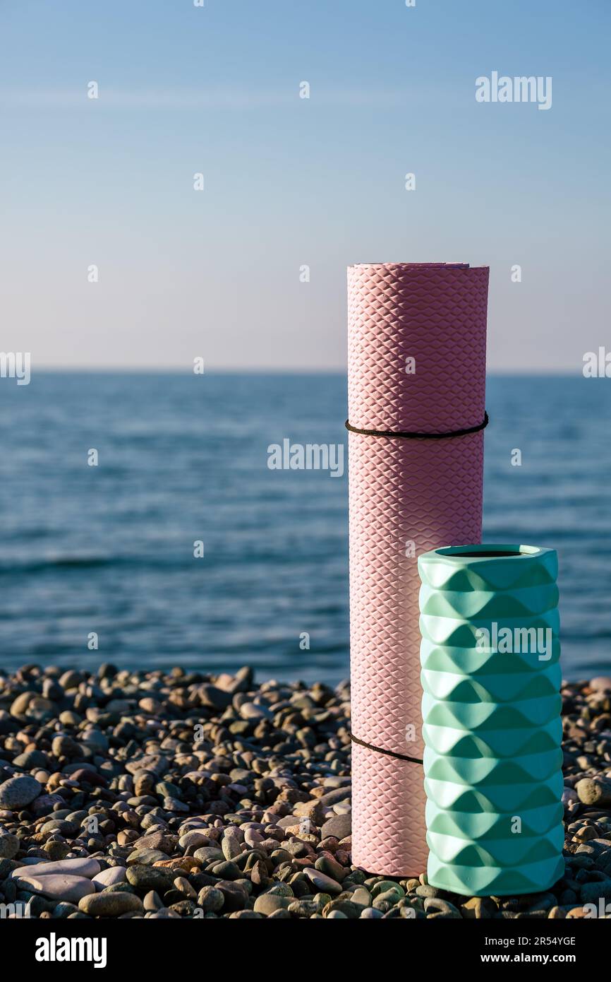 Practicing beach arch yoga pose hi-res stock photography and images - Alamy
